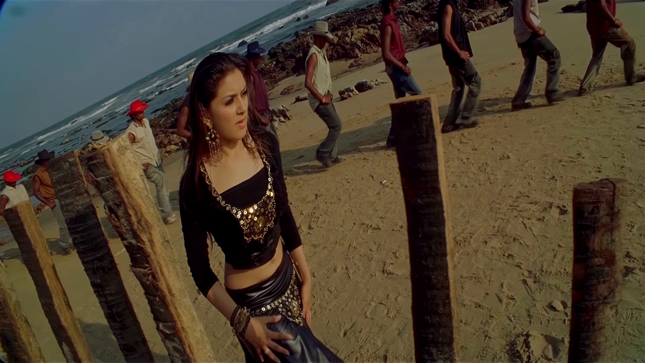 Hansika Motwani Manasuley Kalisey 4 K Song from Desamuduru2025 04 26 08 23 26 006 42 — Postimages