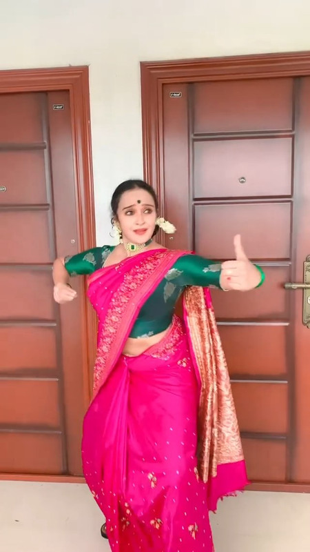 Shalu Menon Rare Big Deep Navel Show mp4 snapshot 00 18 118 — Postimages