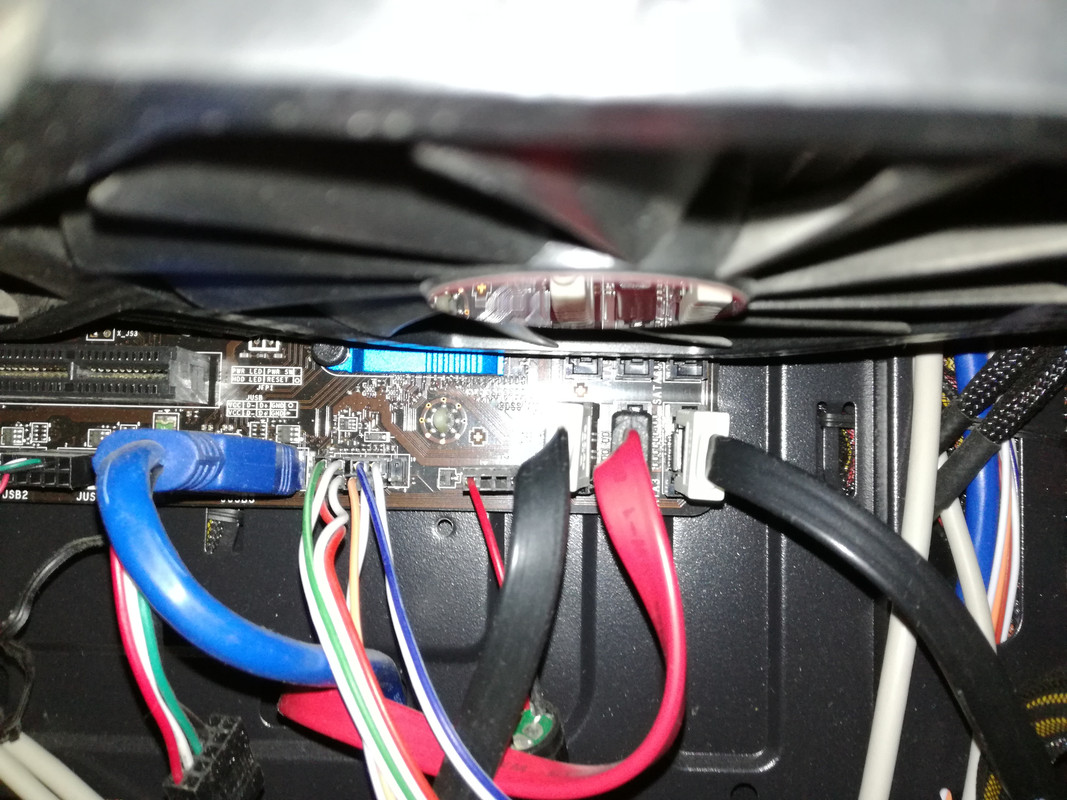 [SOLVED] - sata ports blocked by the gpu | Tom's Hardware Forum