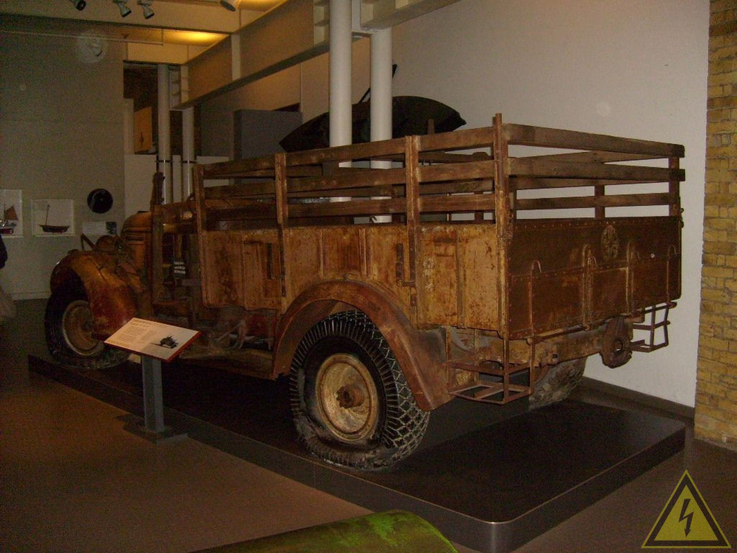 Chevrolet London IWM 003 — Postimages