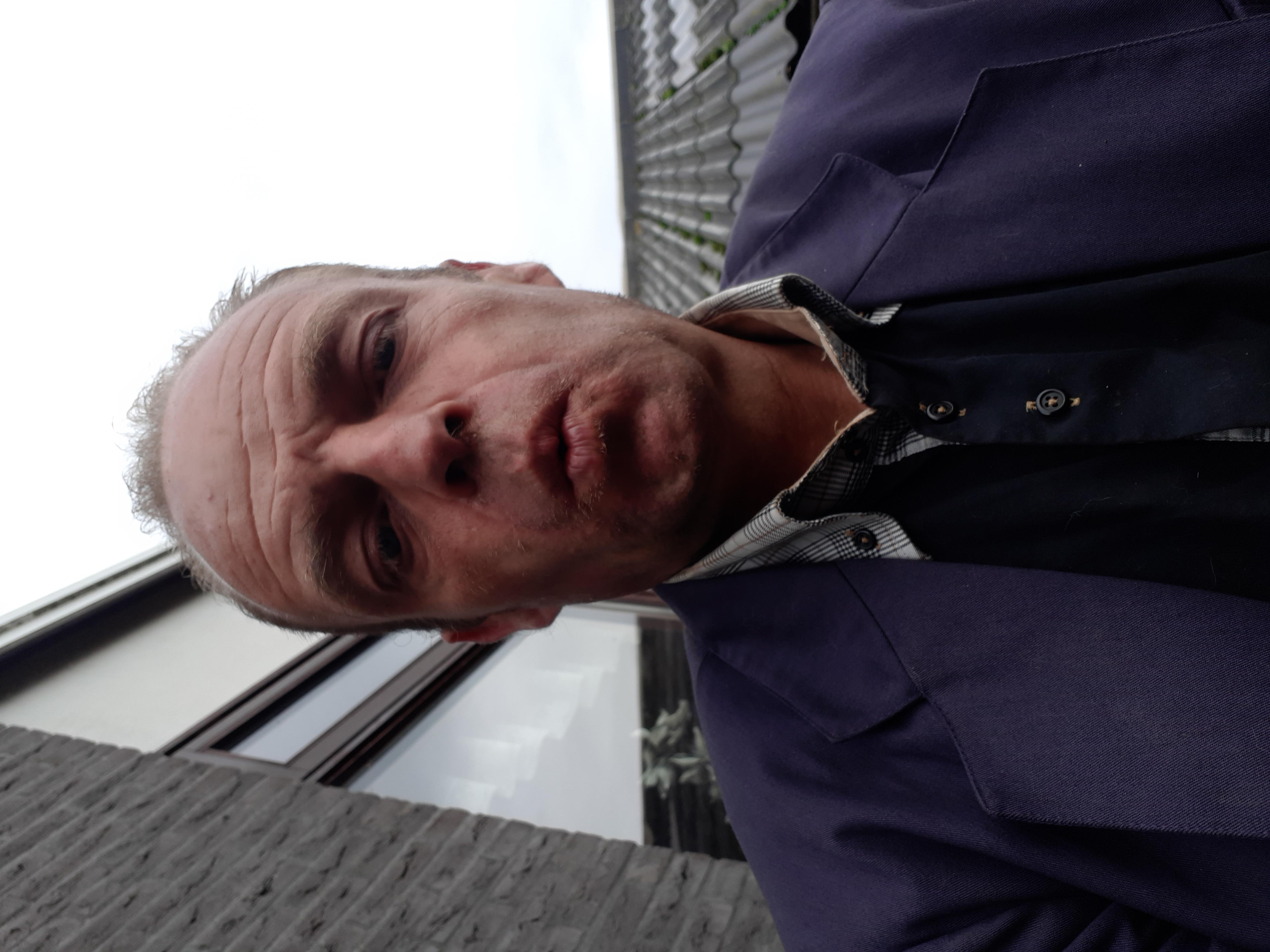 marco met jas — Postimages