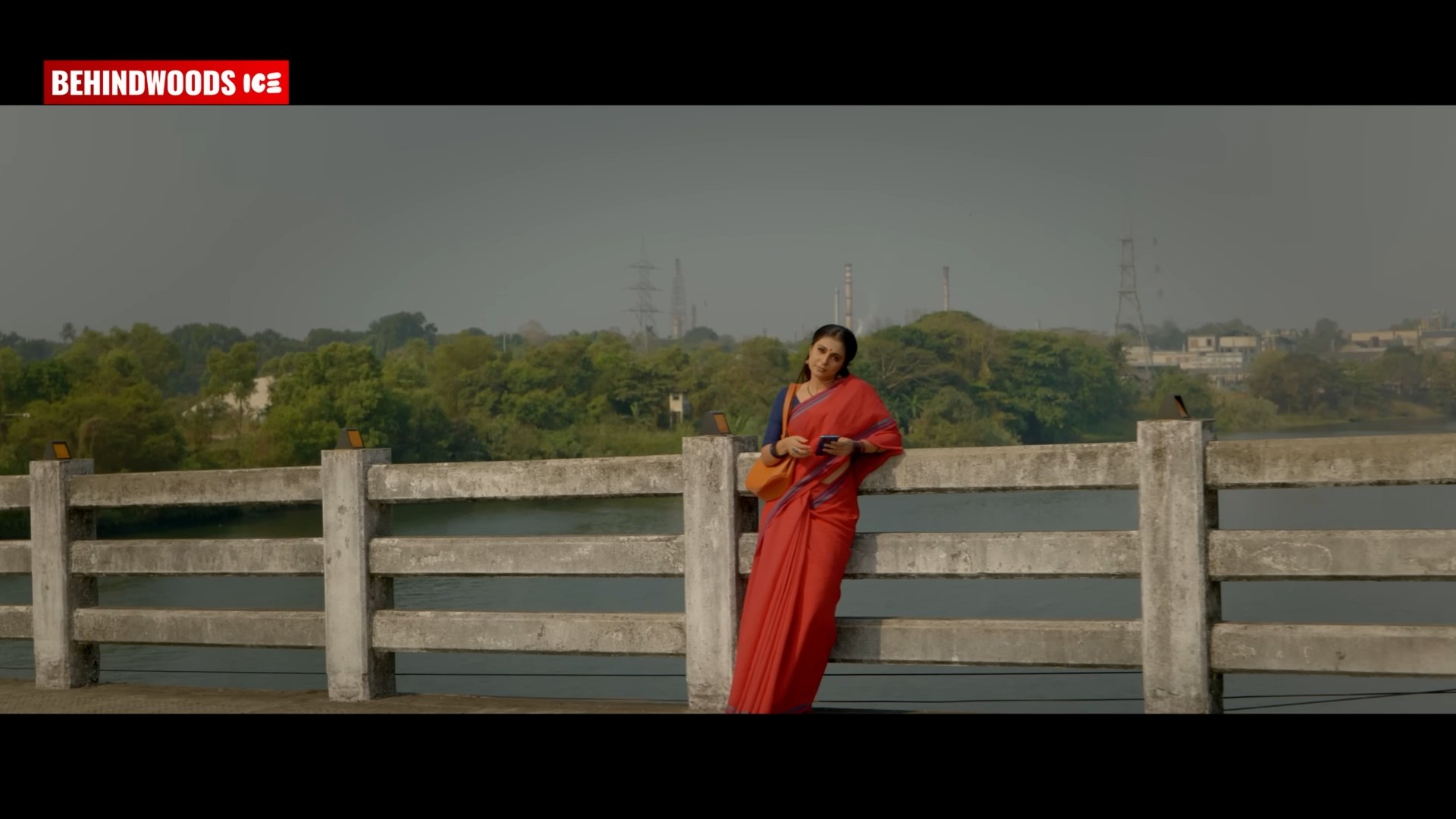 Beautiful Leona Lishoy Seductive Scenes in Red Saree mp4 snapshot 00 04 203 — Postimages