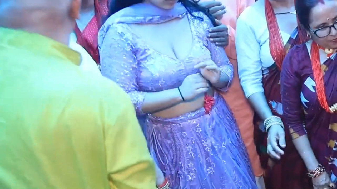 Hot Neplai girl and aunty navel cleavage,in saree and other costume mp4 snapshot 00 44 674 ...