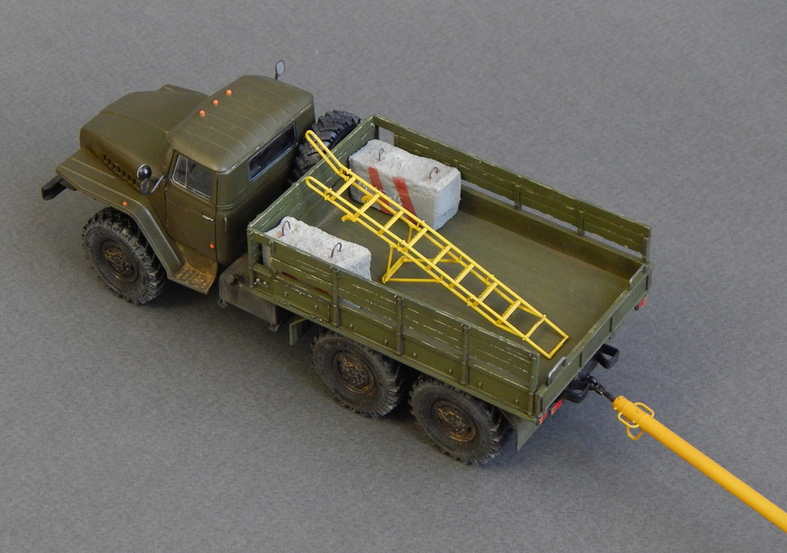 1/48 Kitty Hawk APA-5D, Ural-4320 - Non-LSP Works - Large Scale Planes