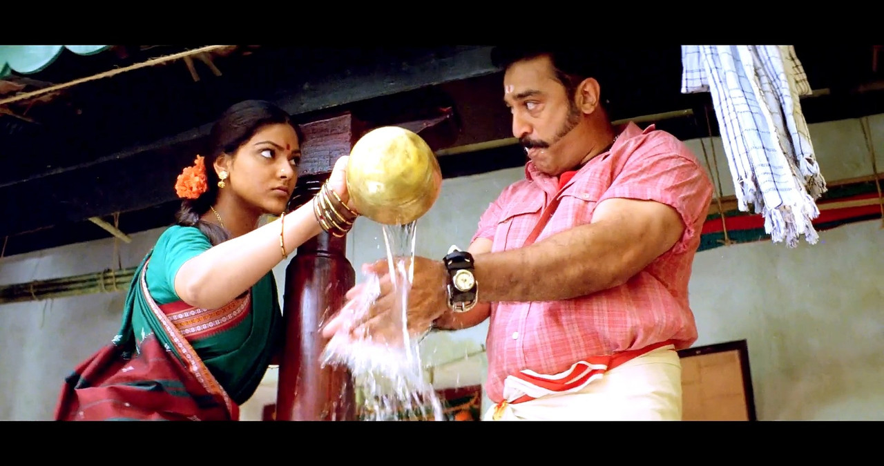 Abhirami Navel touch in green saree verumandi movie HD mp4 snapshot 00 ...