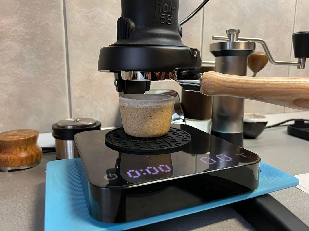 9 FD4 A49 B F7 D9 4 D06 87 BE 28 B8 C5 BDE1 B4 — Postimages