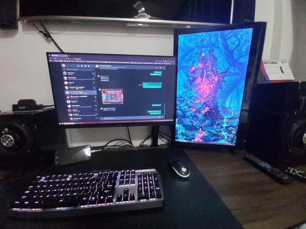 People with 2 montitors with one of them vertical : r/pcmasterrace