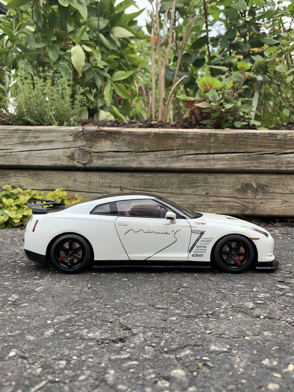 Kyosho Nissan GT-R R35 Custom Mine's Edition | DiecastXchange Forum
