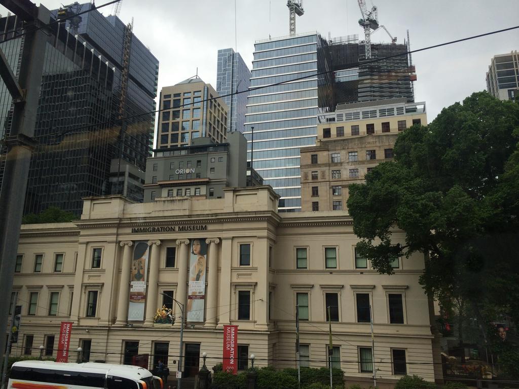 CBD - West > Collins Arch - 447 Collins St > 148m / 42L / mixed ...