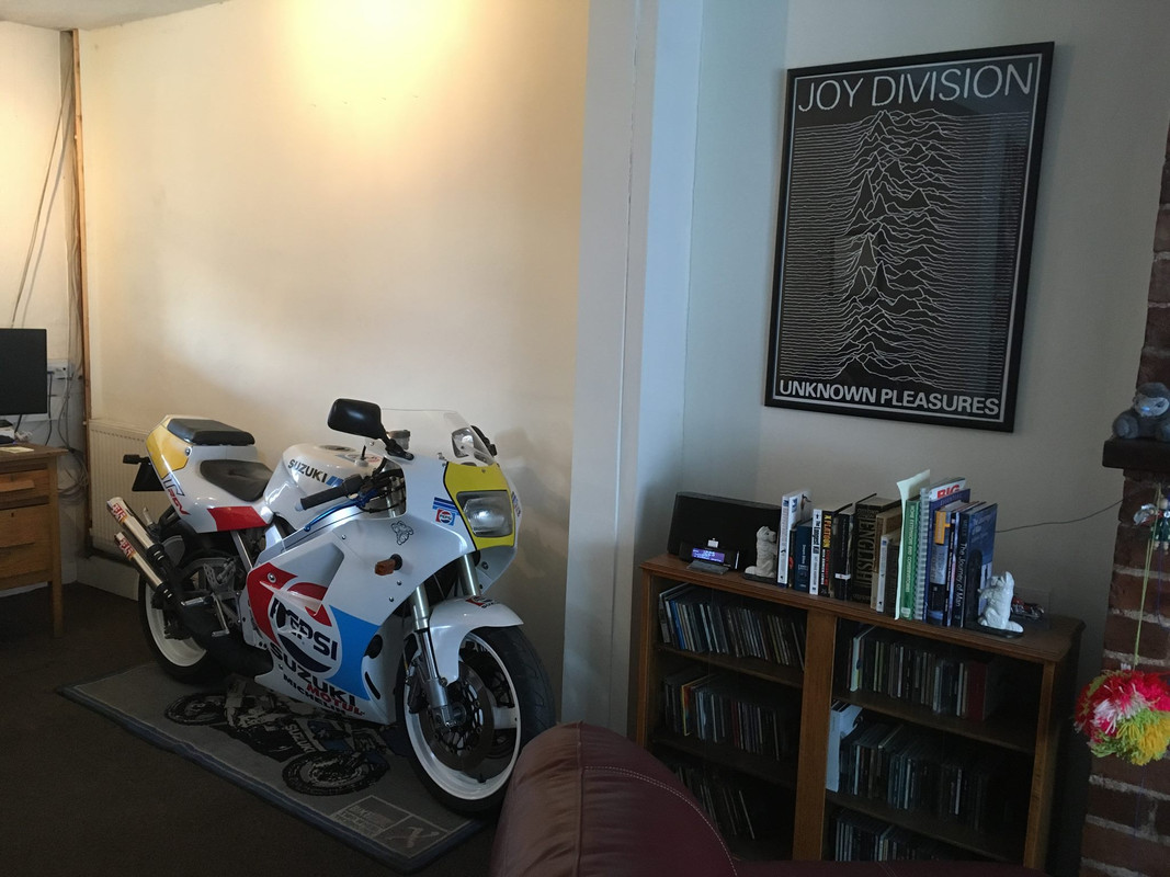 rgv front room — Postimages