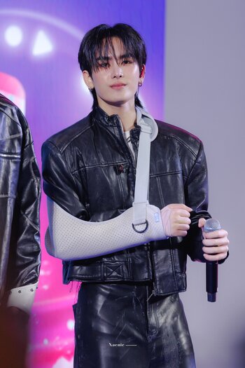 ปอนด์ แซนต้า จุง อู๋ เดบิวต์มาเป็นบอยกรุ๊ป Jasper ที่มีความสามารถพิเศษ ...