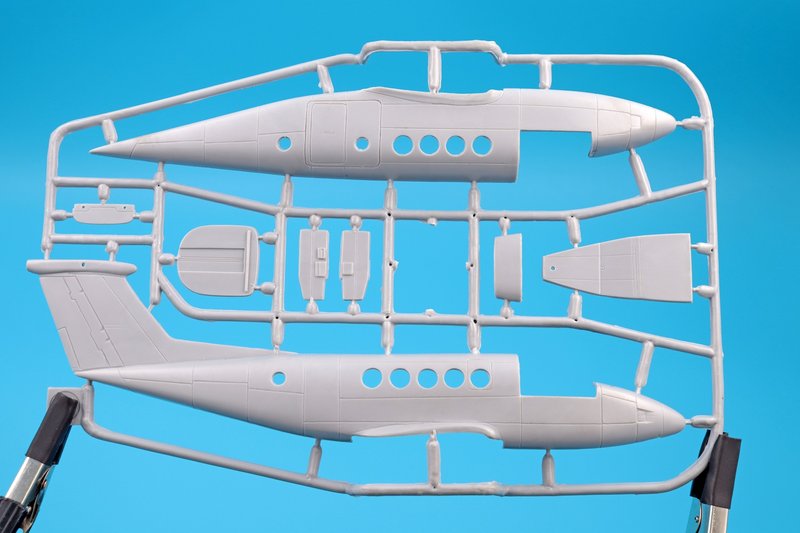 1/72 - Beechcraft 200 & 350 Super King Air & C-12 Huron by A&A Models ...