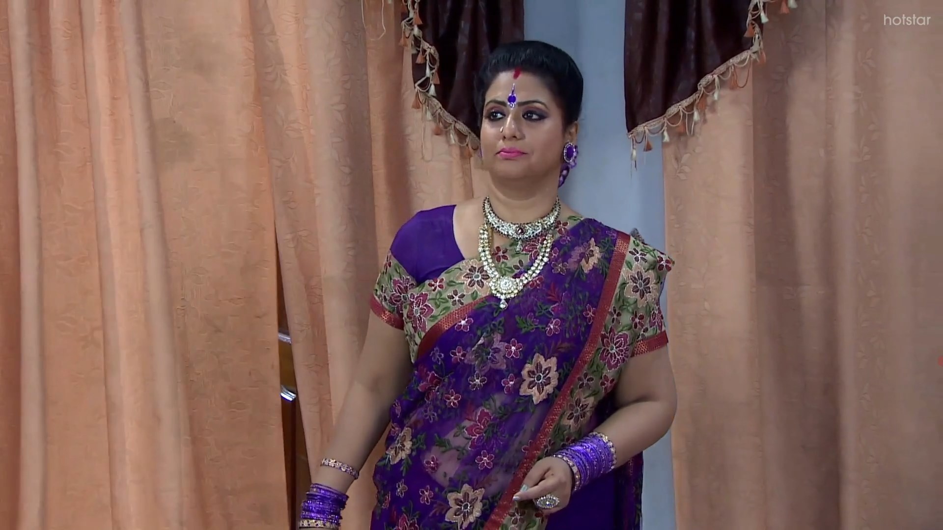 Roopashree Big Navel and hot Scenes in Saree mkv snapshot 00 06 961 ...