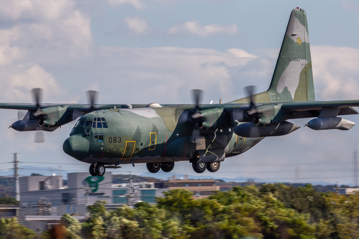 C 130 JASDF (3) Sharpen AI Softness — Postimages