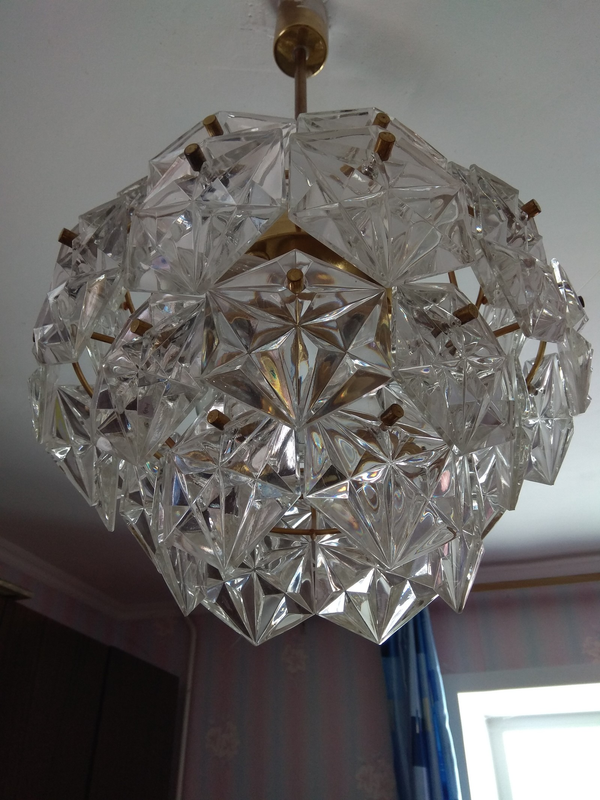 what is the purpose of this cut glass hexagon with a hole? : r ...