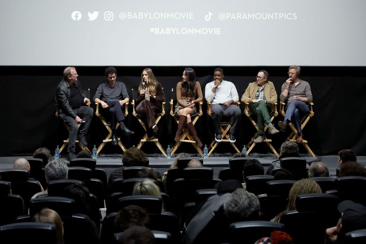 margot robbie babylon post screening q a in los angeles 12 13 2022 3 — Postimages