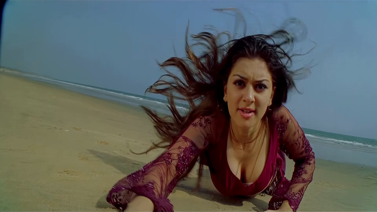 Hansika Motwani Manasuley Kalisey 4 K Song from Desamuduru2025 04 26 08 31 06 466 78 — Postimages