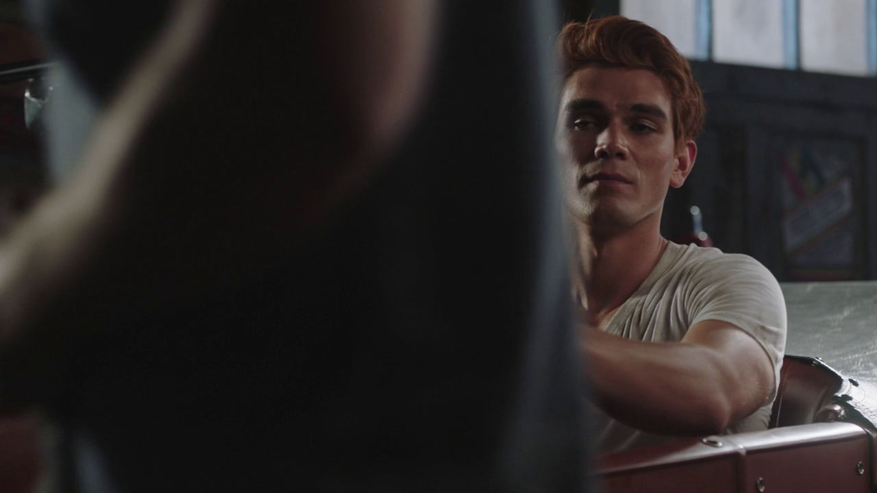 Riverdale S03 E01 L ultimo giorno d estate 720p BDMux ITA ENG DD5 1 x264 Black Bit[screenshot 4 ...