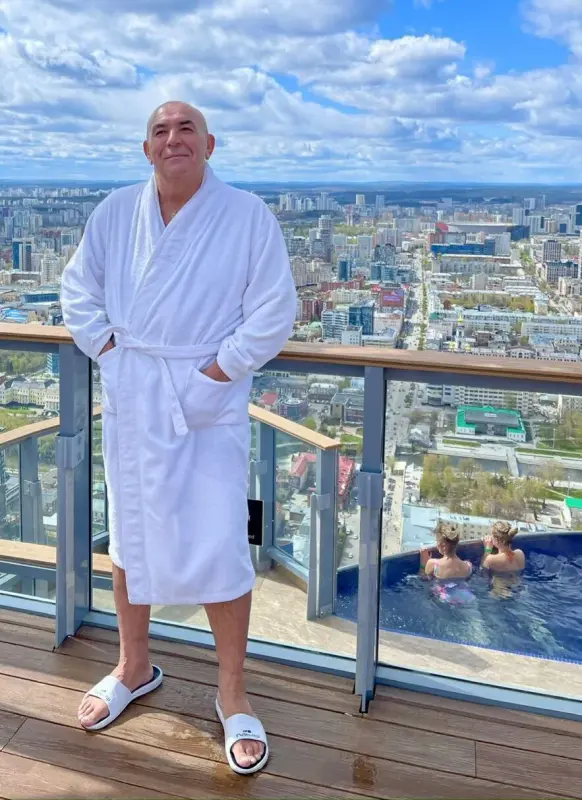 i (9) — Postimages