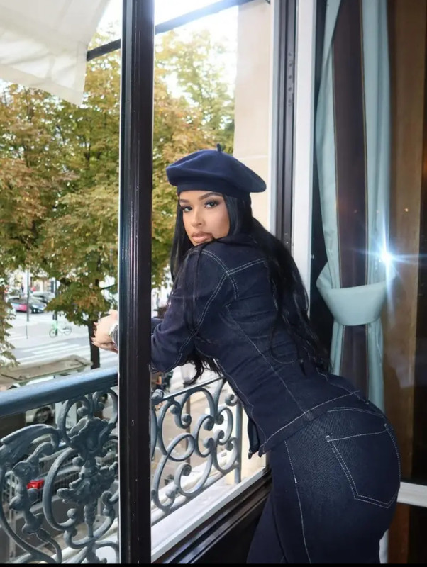 Aaliyah Look alike Taina Williams..