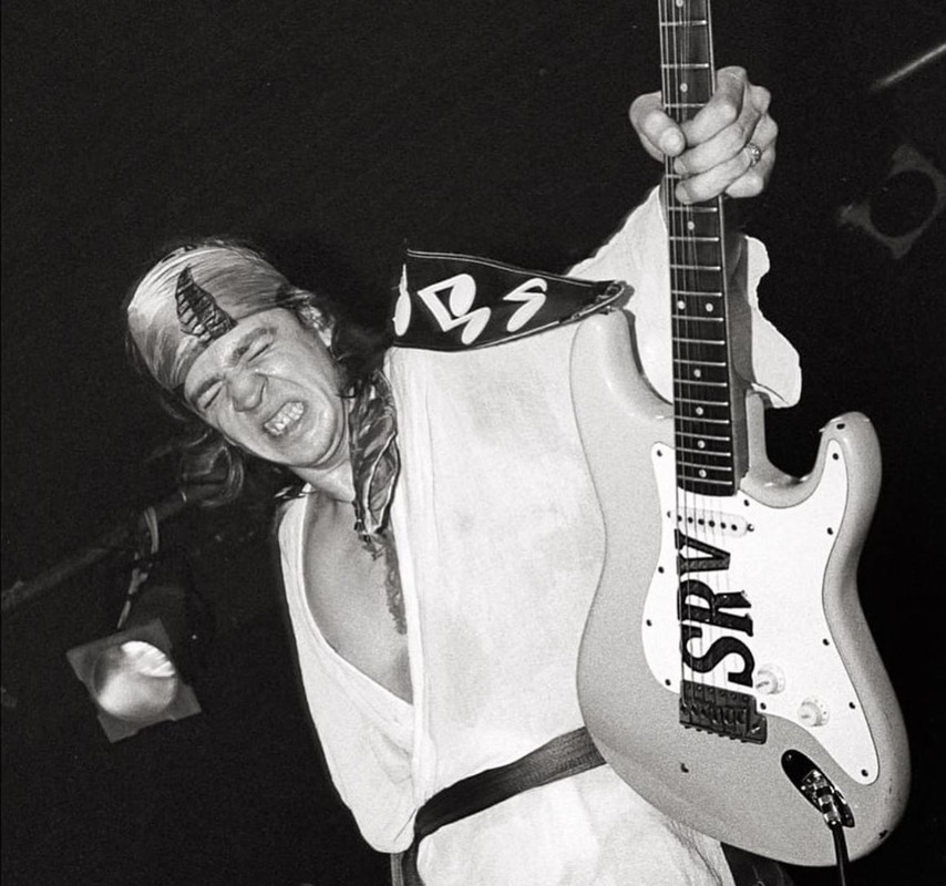 What kind of guitar is this with SRV? | Steve Hoffman Music Forums