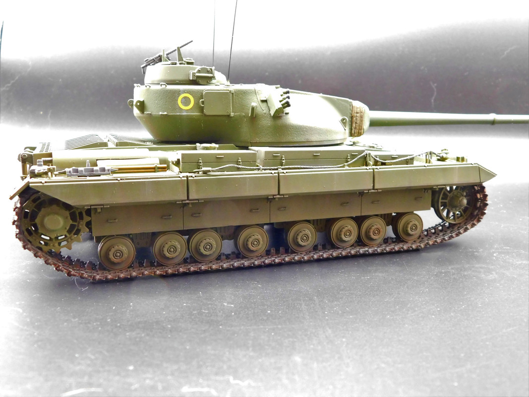 Amusing Hobby 1/35 Conqueror Mk.I - Ready for Inspection - Armour ...