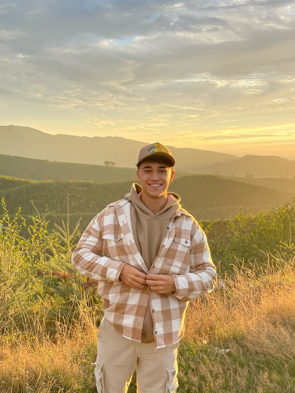 Callum West, Bot mặt thiên thần, mông khủng cặc dài