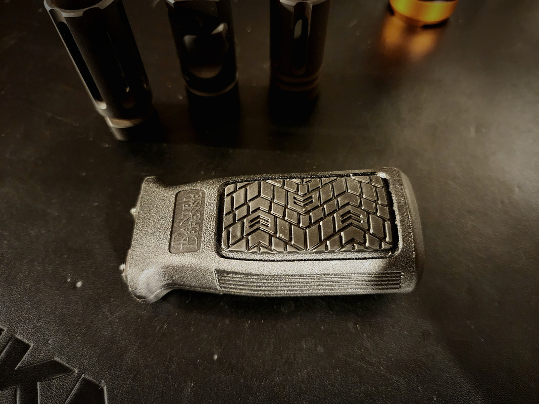 Daniel Defense Brand New MLOK Vertical Foregrip - AR15.COM