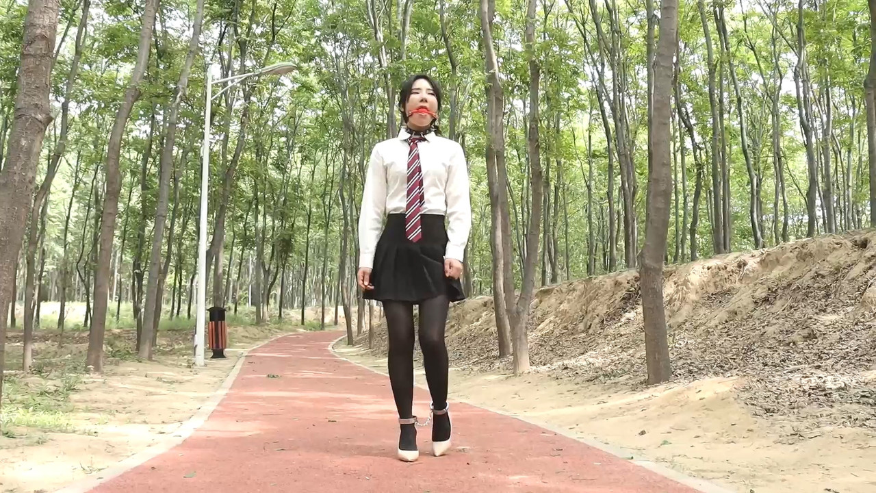 一绳所爱 杨若琳公园纪实片 Mp4 20231031 185224 908 — Postimages
