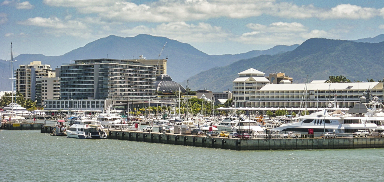 Cairns In 1980 : r/australia