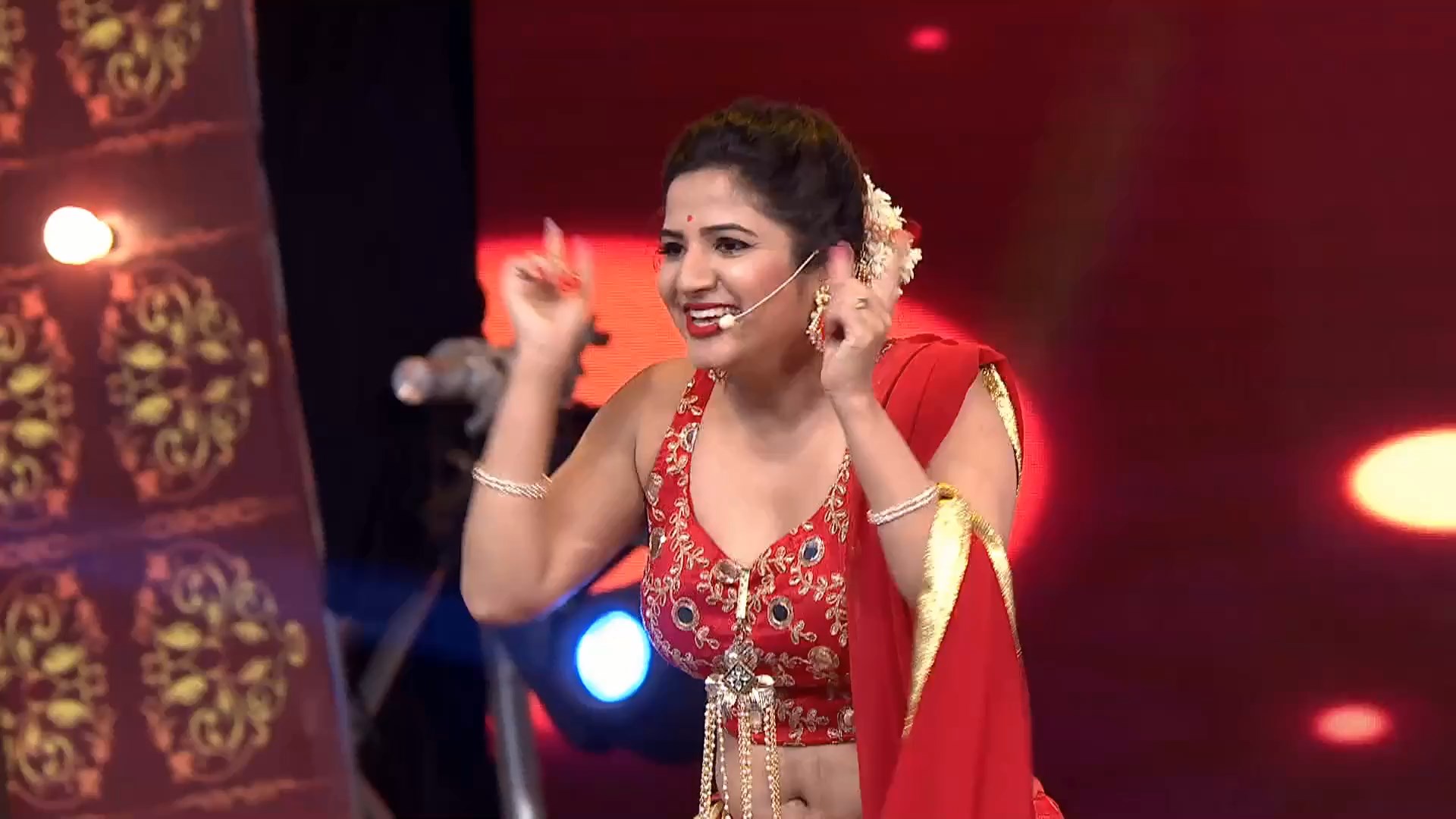 Kannada TV Anchor Anushree Big Deep Open Navel Show mp4 snapshot 01 24 ...