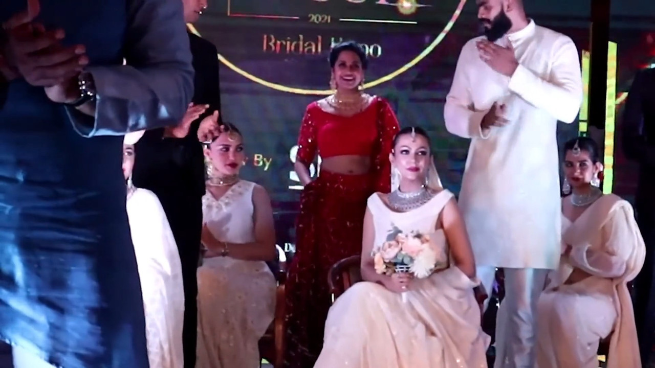 Sadhika Venugopal Sexy Deep Big Navel mkv snapshot 00 03 926 — Postimages