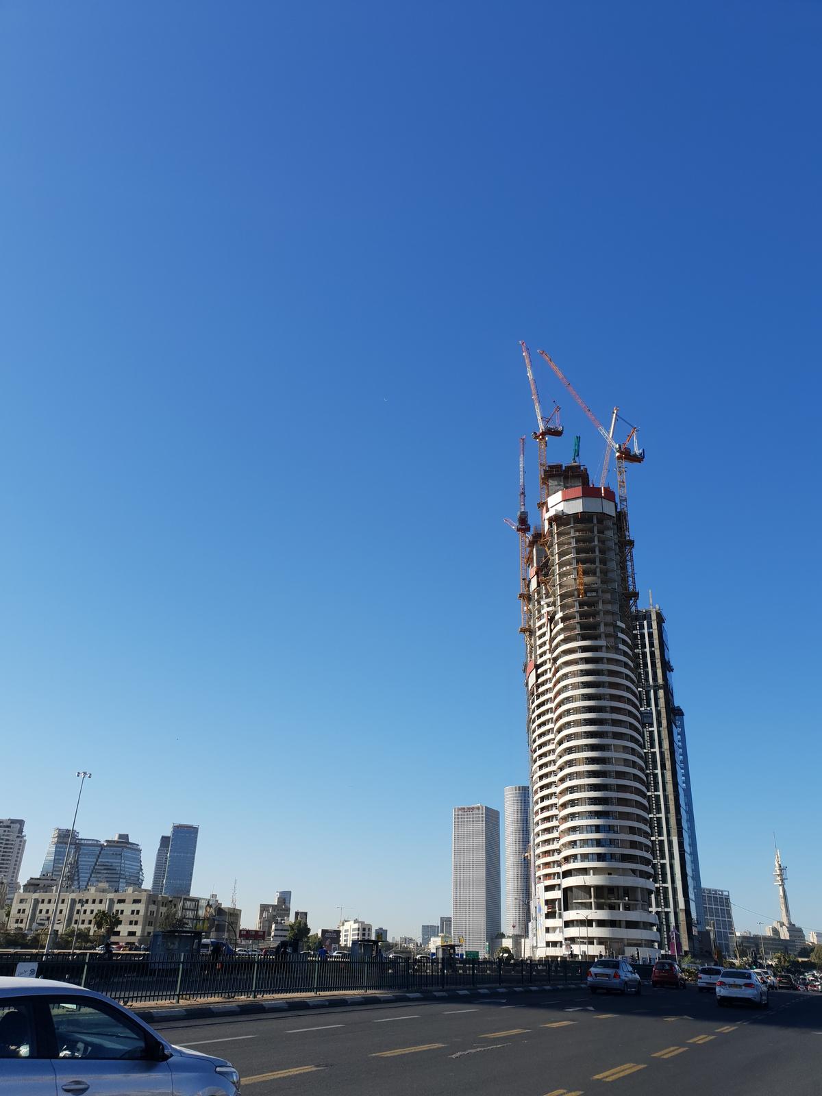 Tel Aviv | Arlozorov Young Towers | 170m, 150m | 47 + 41 FL | Completed ...