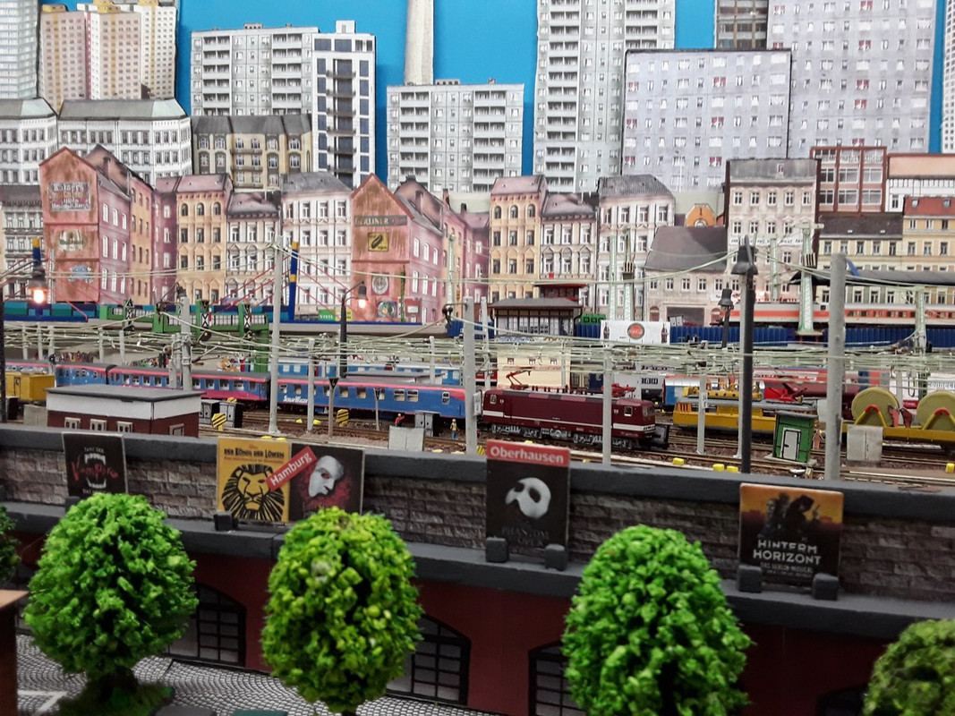 RE: Anhalterbahnhof und Hamburg Hbf in Spur Z - 24