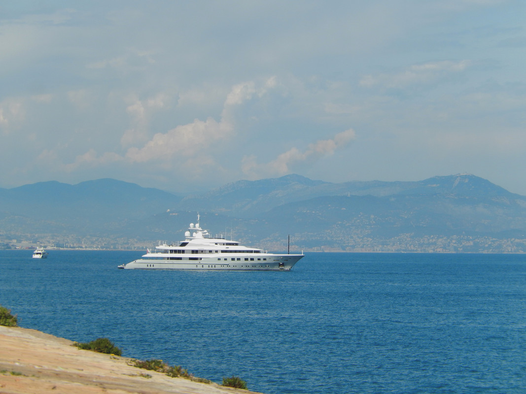 What the Alps look like from the Mediterranean (Antibes, France) [OC ...