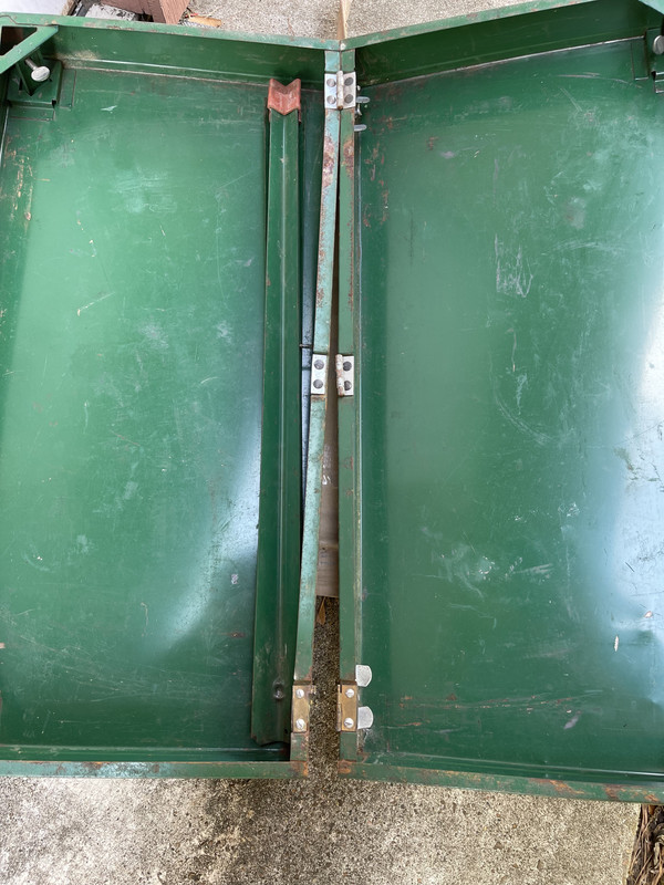 57 A11613 AA62 49 AA 944 E 556 D27246152 — Postimages