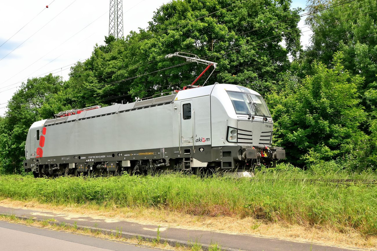 193 003 — Postimages