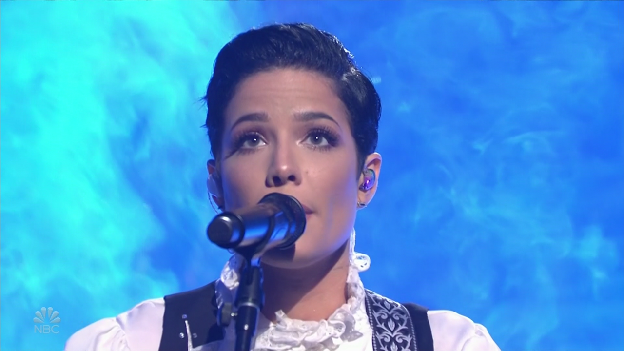 Halsey Finally beautiful stranger, Saturday Night Live,2020 jan ...