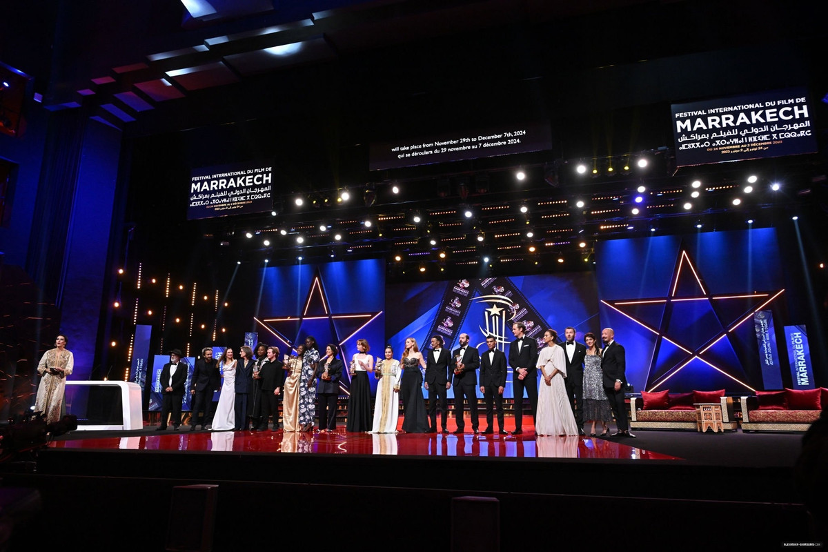 Alex M9 A S 44 — Postimages