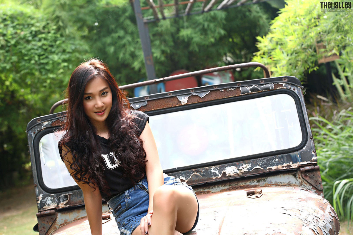 lolita cheng 96 0032 — Postimages