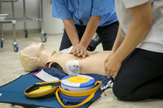 Four Easy Steps To Selecting A Cpr Training Course For Certification ...