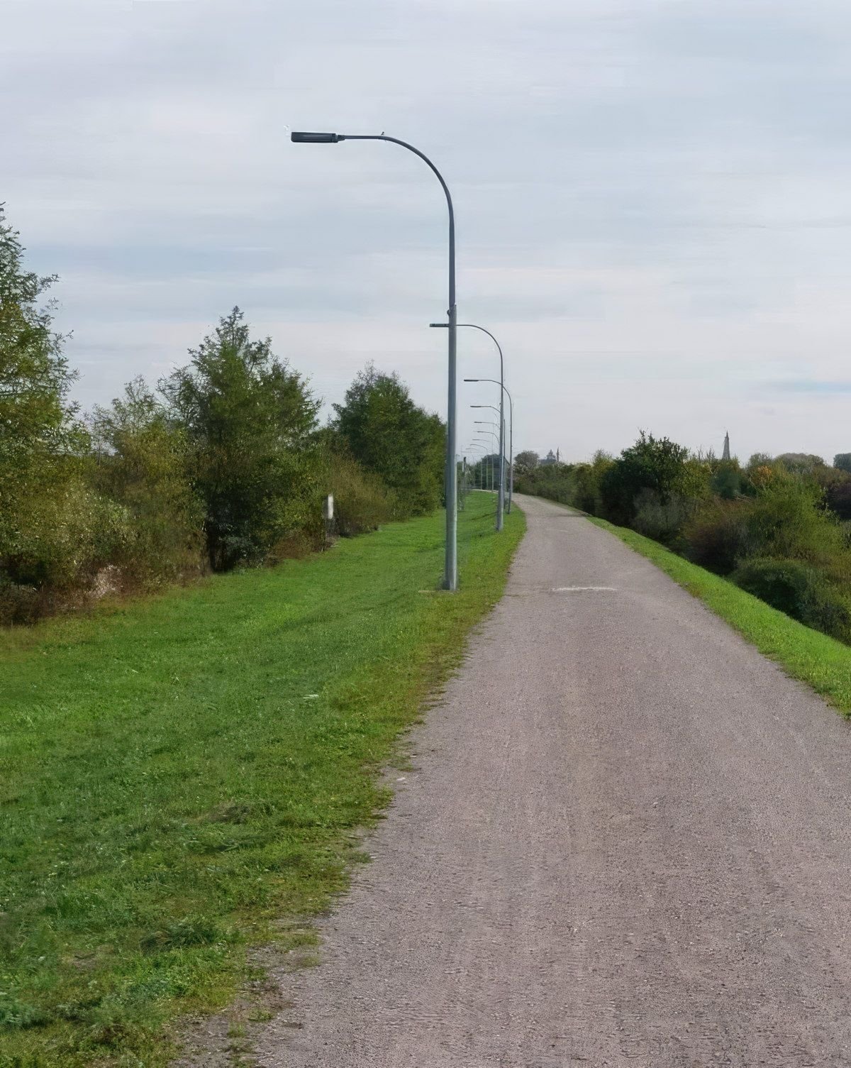 kapotte pik lantaarnpaal — Postimages