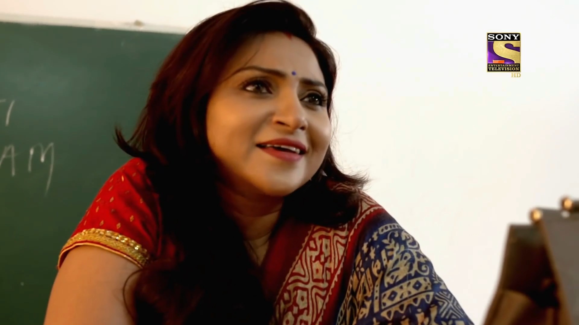 Aleeza Khan Sexy navel and seducing scenes in saree mp4 snapshot 00 21 137 — Postimages