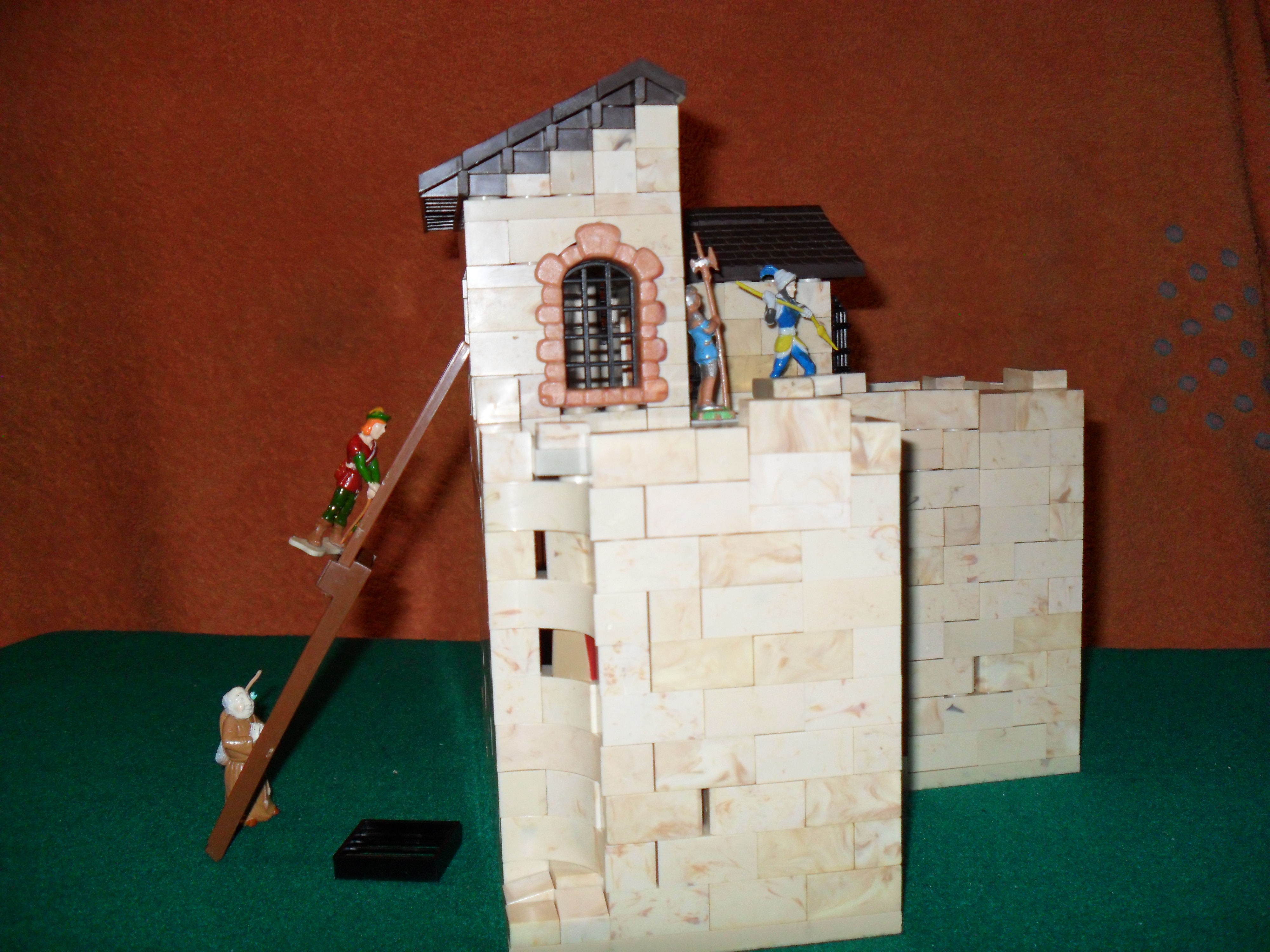 SAM 0887 — Postimages