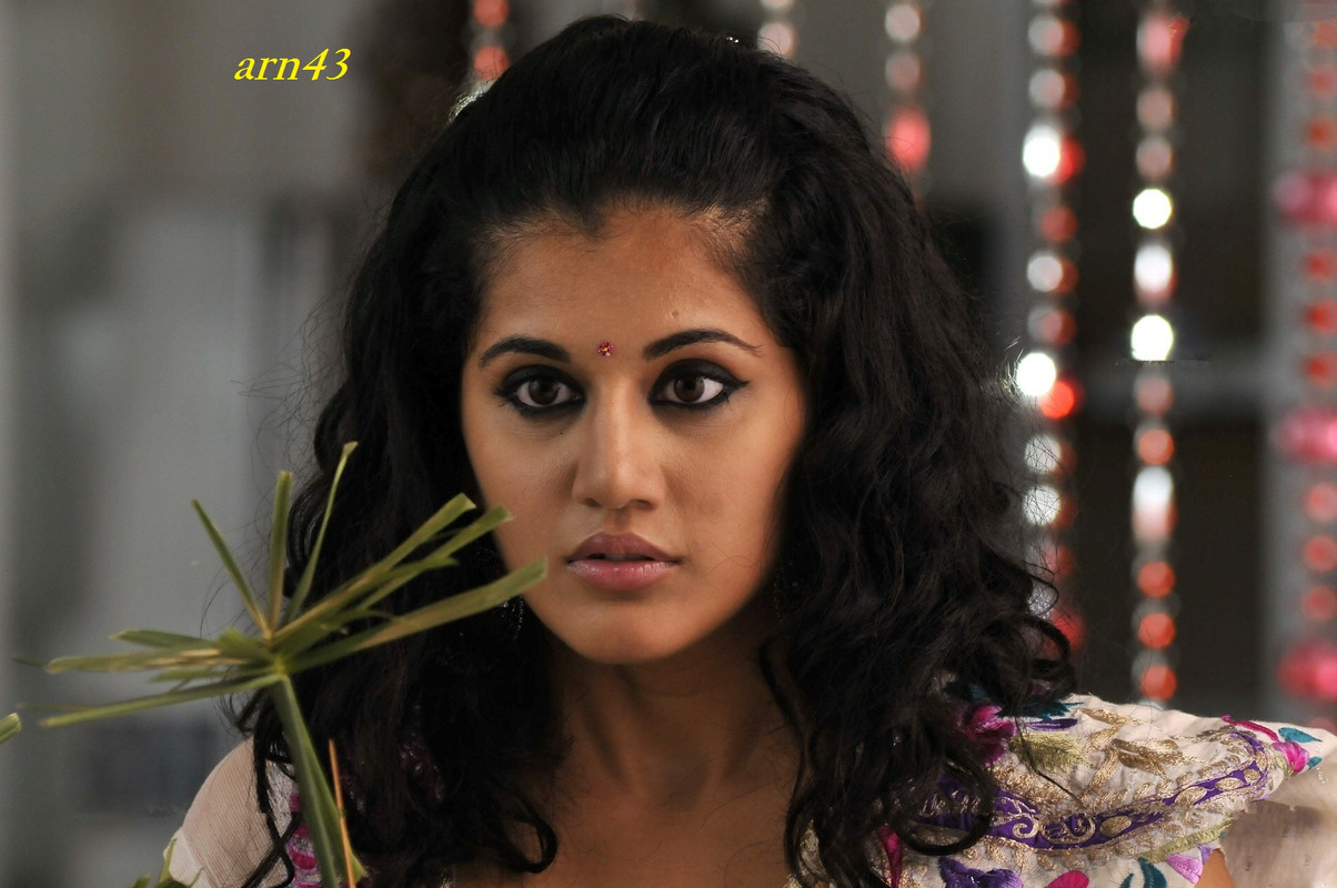 taapsee hd mogudu scenes2 — Postimages