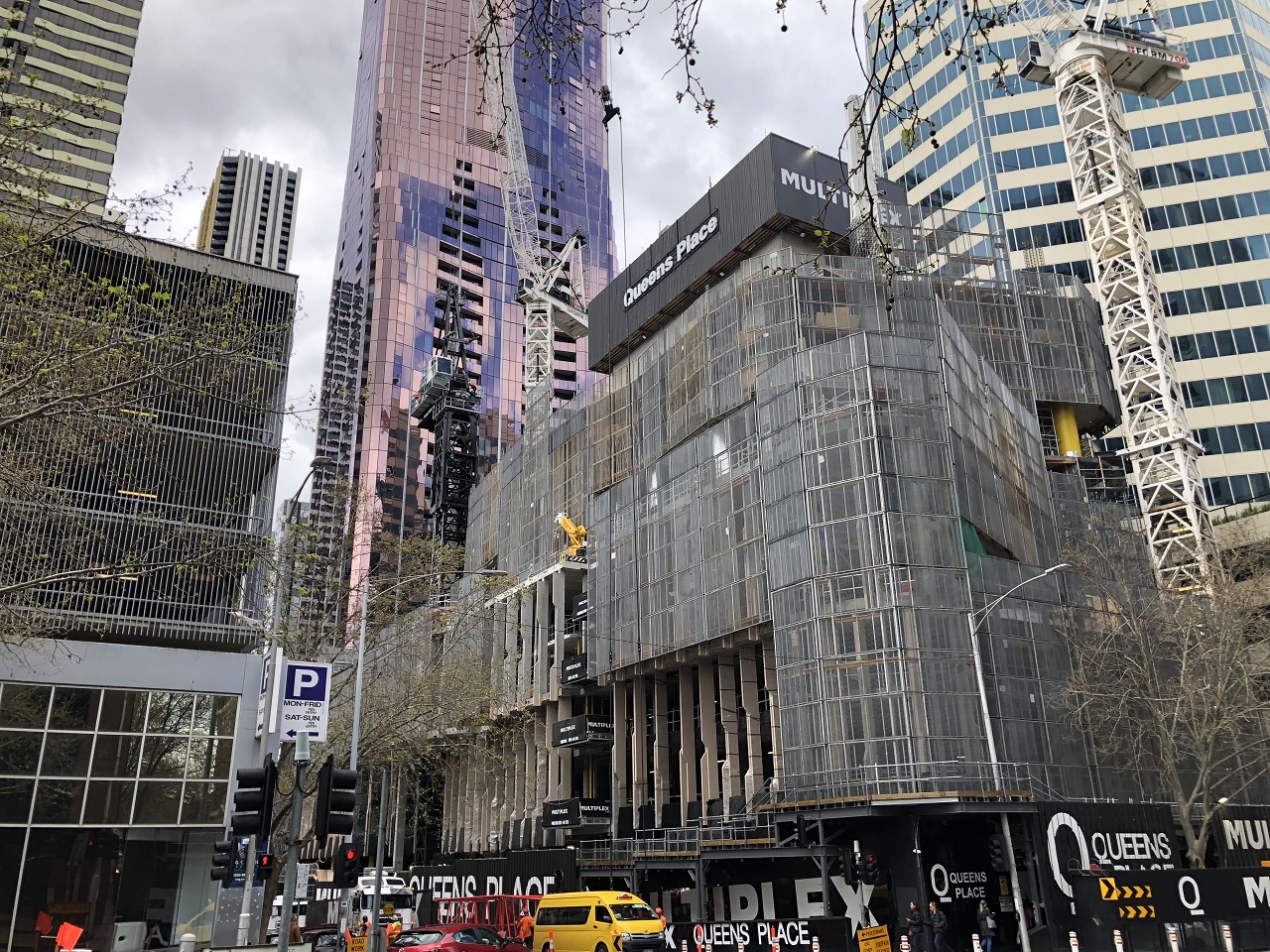 CBD - North > Queens Place - 350 Queen Street > 253m / 79L ...