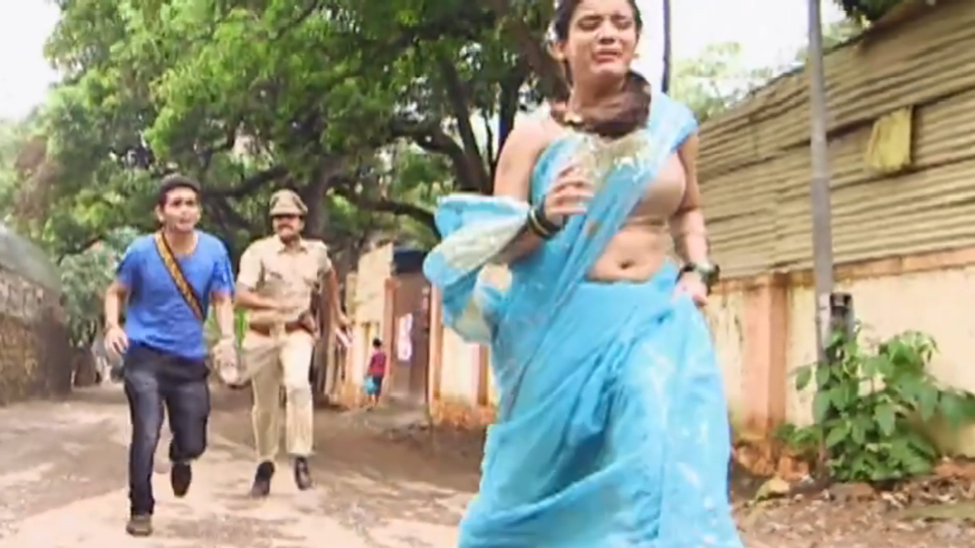 Cute busty girl deep navel and steamy scenes savdhaan india mp4 ...