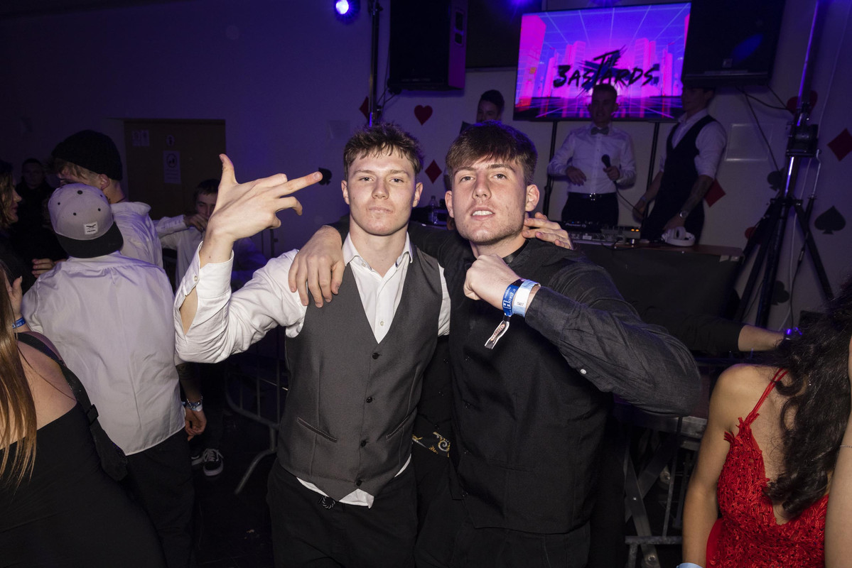 19164 A56 B96 C 4 B33 AF44 8 E72 A41 A4 B4 C — Postimages