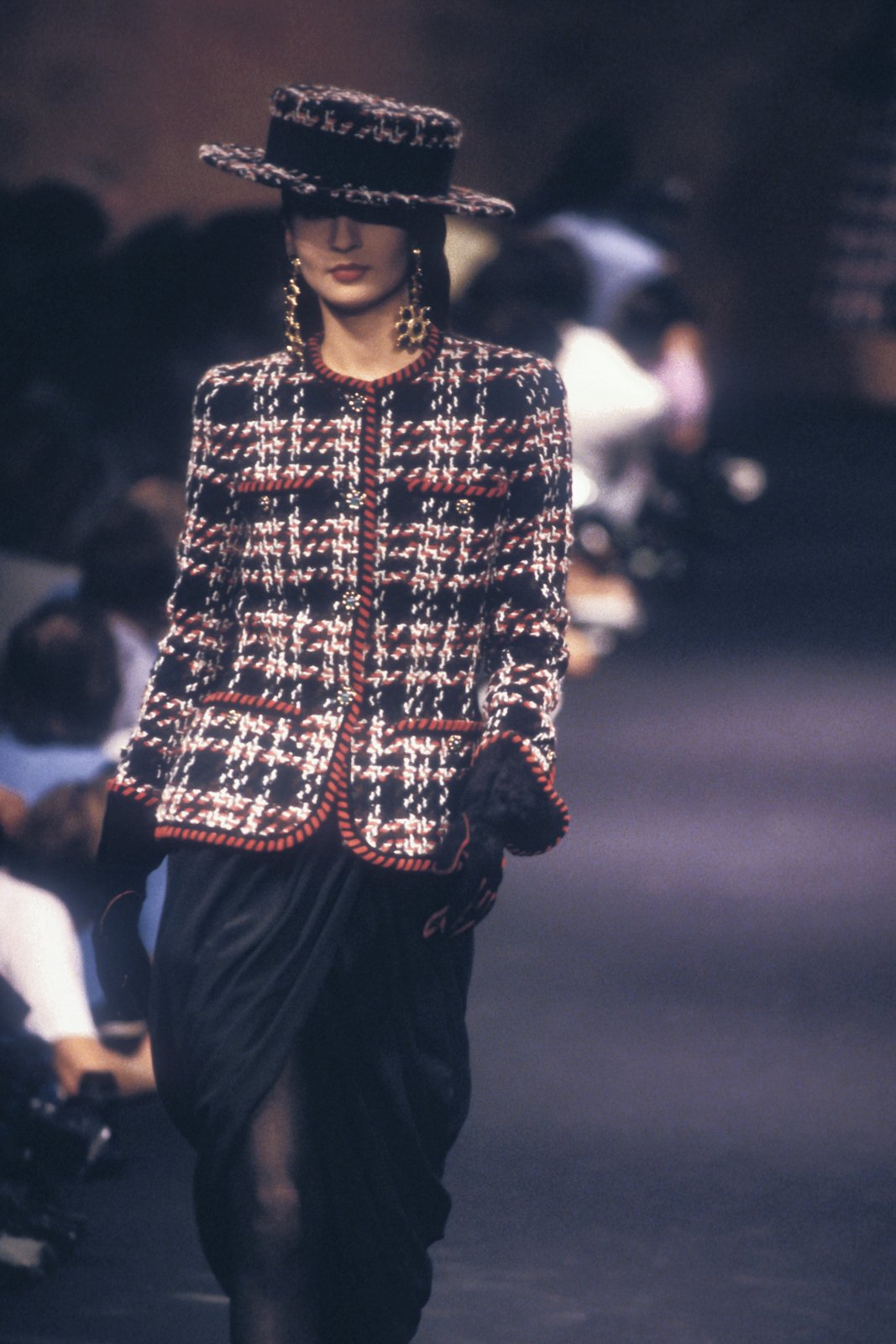 Fashion Classic: CHANEL Haute Couture Fall/Winter 1989 | Lipstick Alley