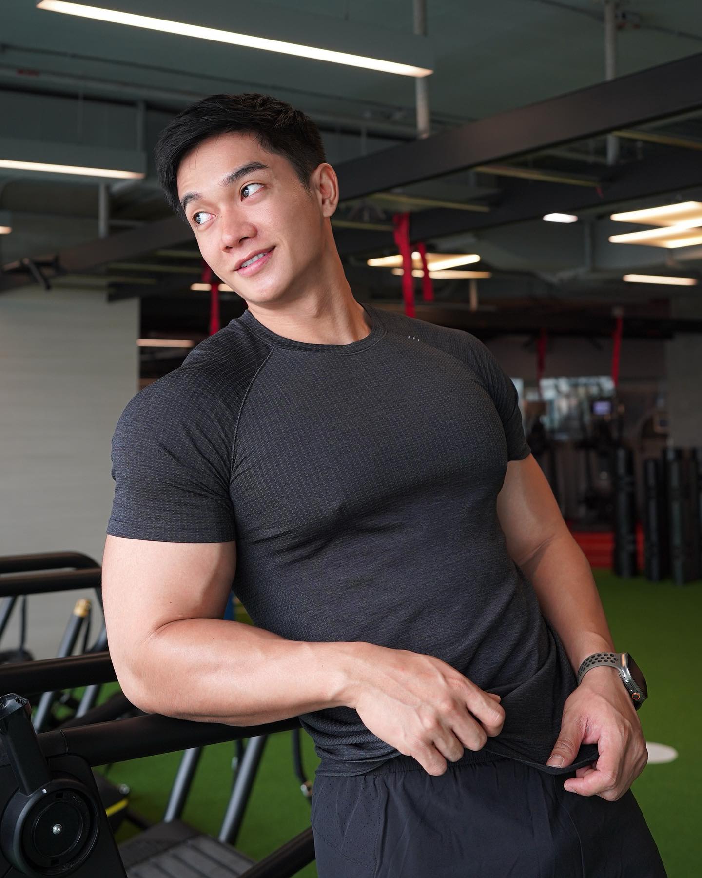 Photo by Gun Gun on October 05, 2023 May be an image of 1 person, biceps, body building ...